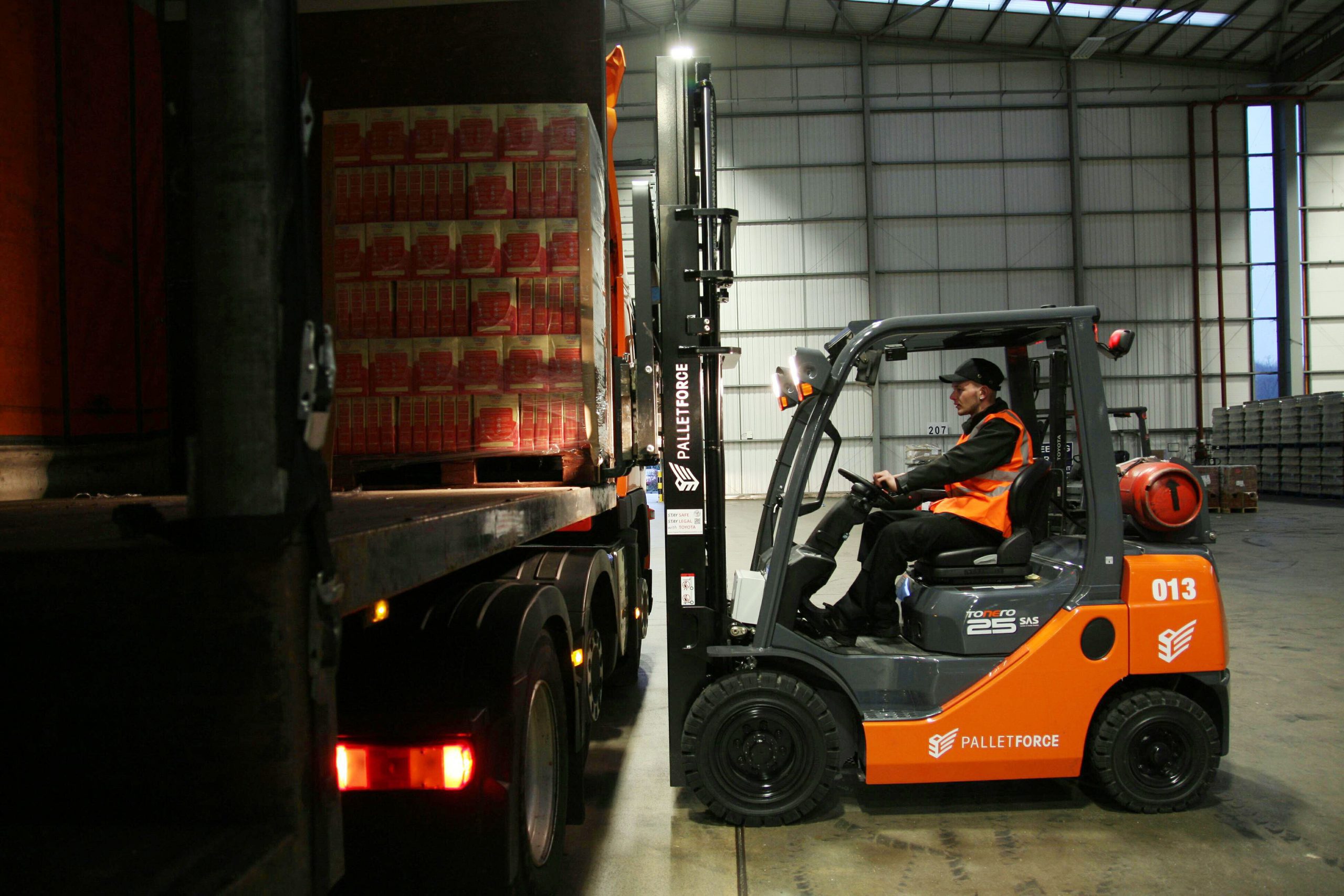 Record Volumes & Investment Sees Palletforce Hit 42 Million - EV Cargo